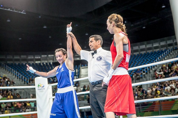 Ourahmoune en 1/4 - Fédération Française de Boxe