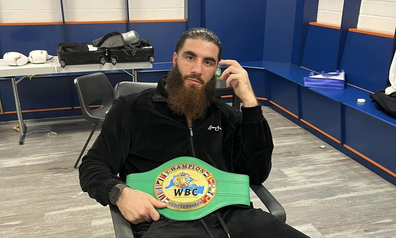 Mourad Aliev décroche une première ceinture - Fédération Française de Boxe