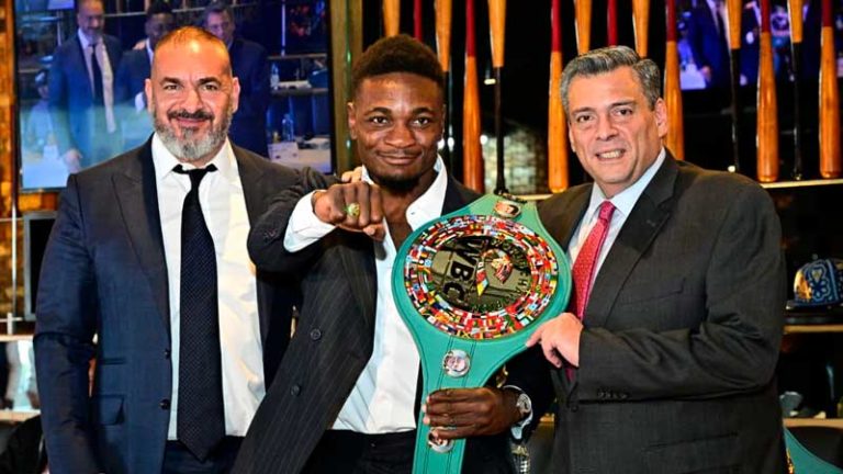 Christian Mbilli devient champion du monde WBC - Fédération Française ...